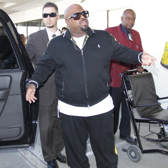 CeeLo Green fine after 'phone blast' - Its The Vibe