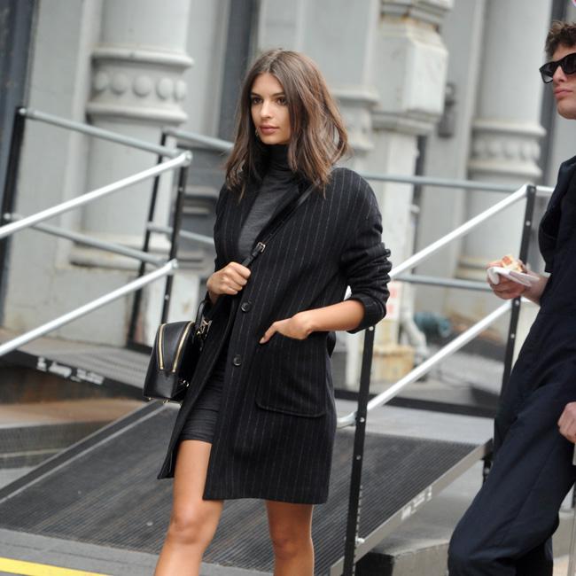 Emily Ratajkowski nearly missed out on first shoot - Its The Vibe